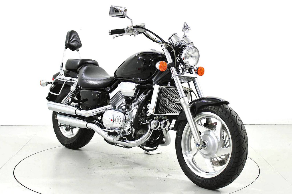 Honda VF 750 C - Occasion-Motorräder - Moto Center Winterthur
