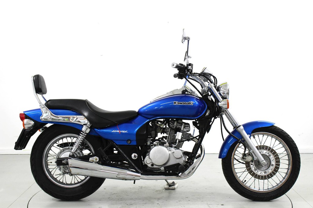 Kawasaki Eliminator 125 - Bis 125 ccm Motorräder - Moto Center Winterthur