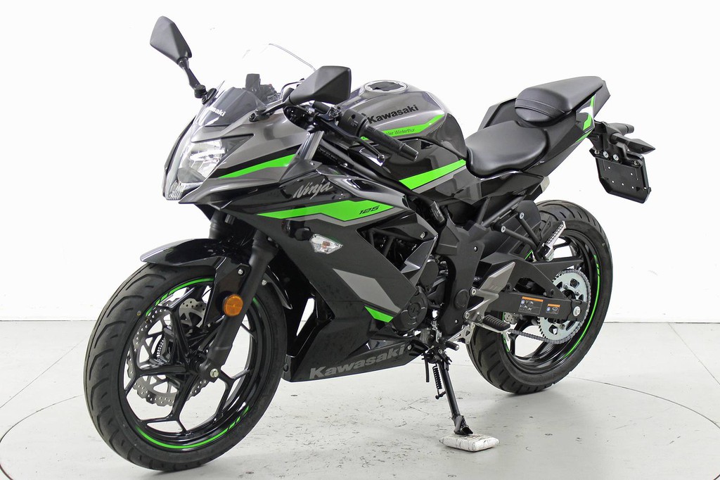 Kawasaki Ninja 125 ABS - Bis 125 ccm Motorräder - Moto Center Winterthur