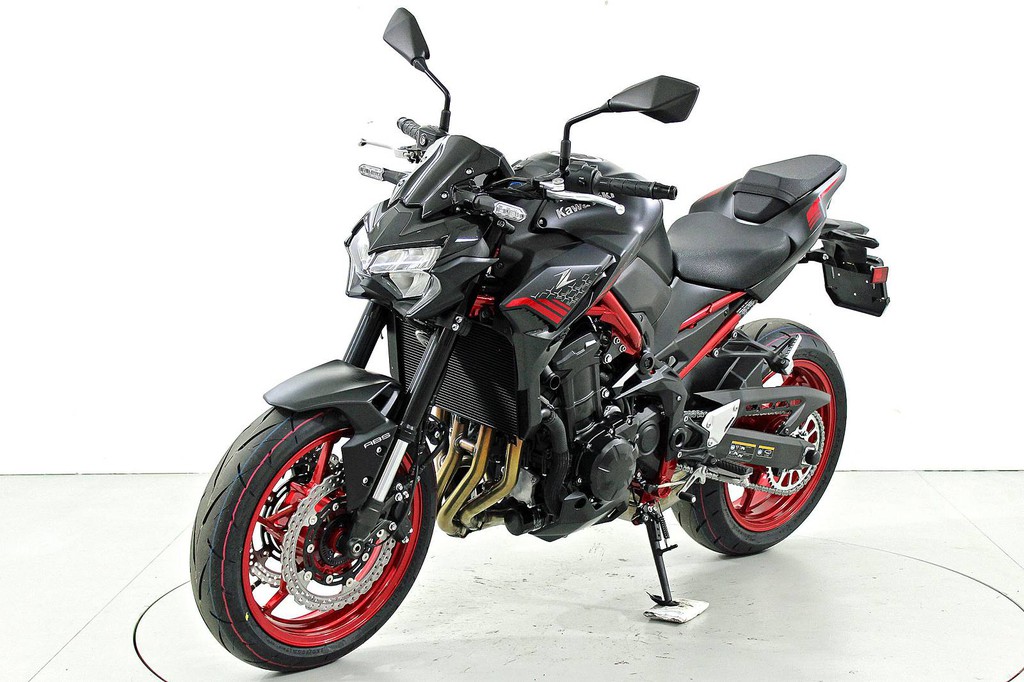 Kawasaki Z900 ABS - Neu Motorräder - Moto Center Winterthur