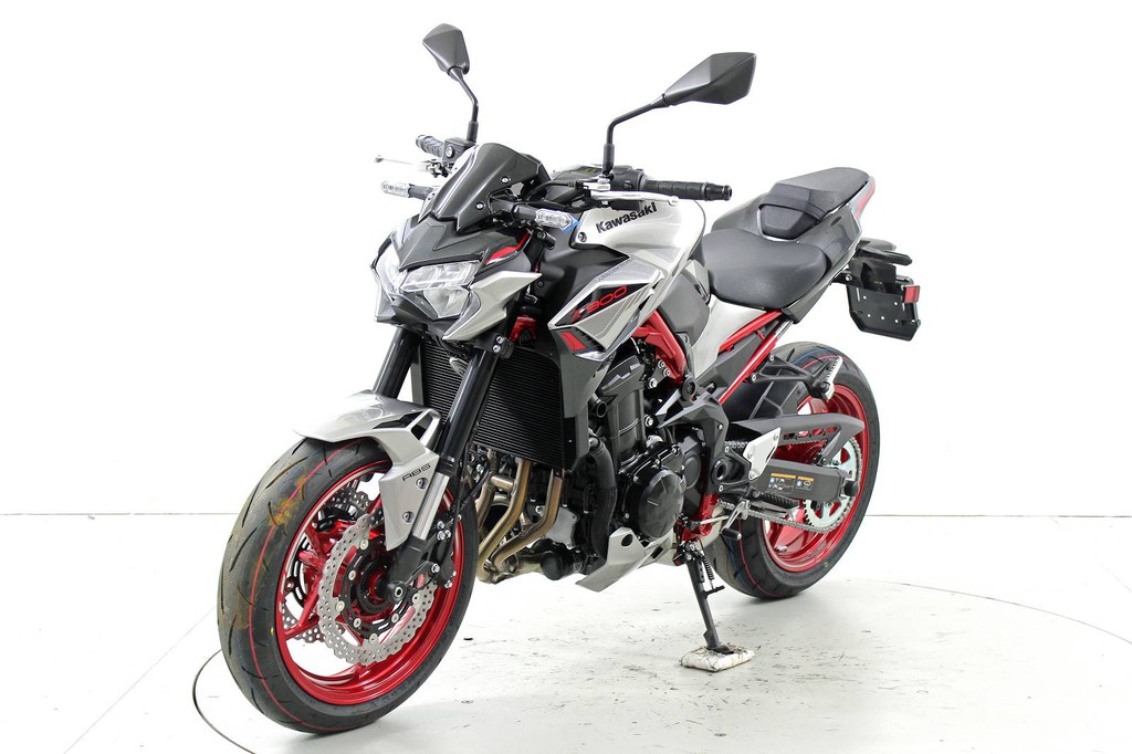 Kawasaki Z900 ABS - Neu Motorräder - Moto Center Winterthur